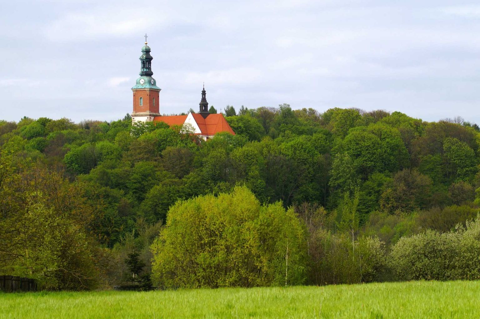 Sanktuarium – Klasztor OO. Bernardynów w Alwerni